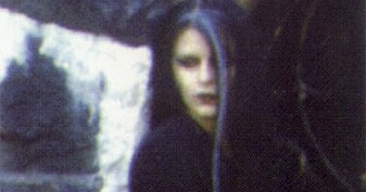 OMAIMON PARADOSIS: Tania Stene - An Artist that Works from The Shadows