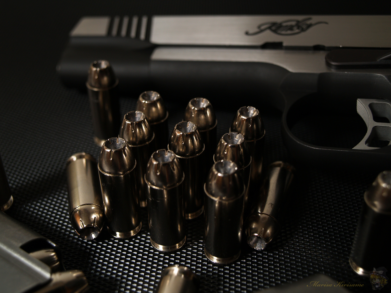 HD Wallpapers: Gun & Bullets...