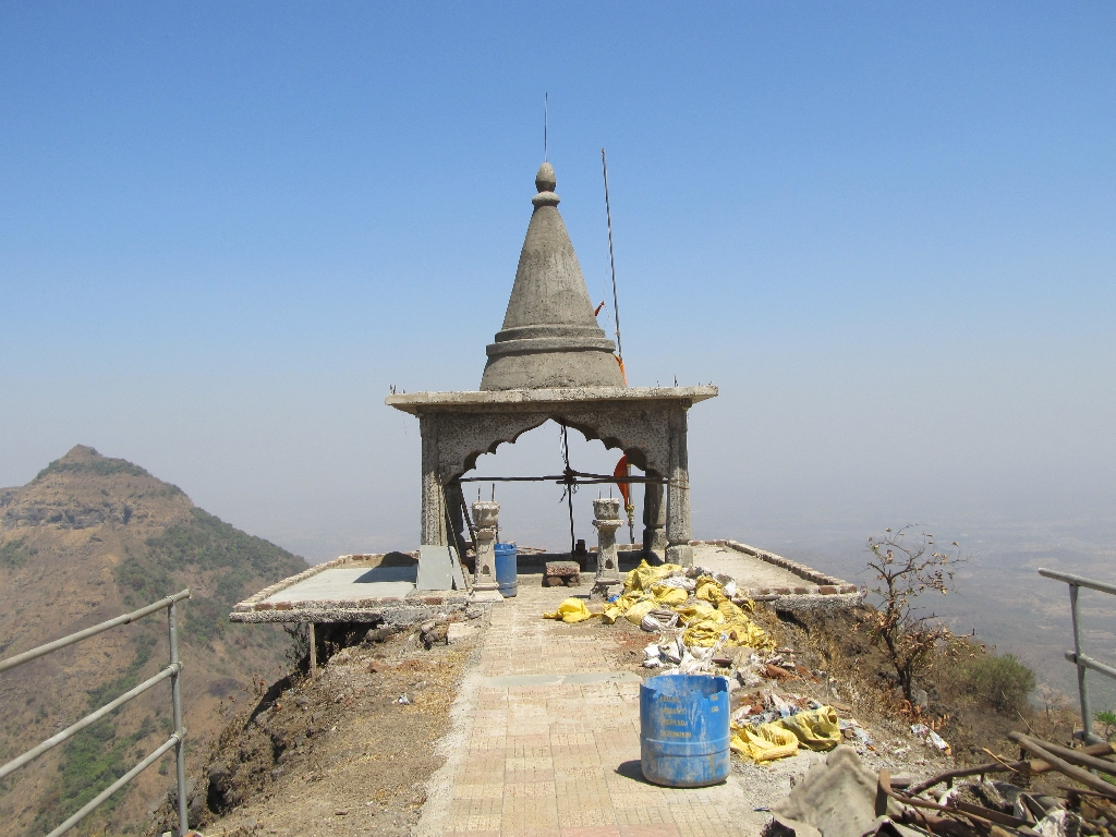The Sahyadri Trekking Resource: Vikatgad (Peb Fort)