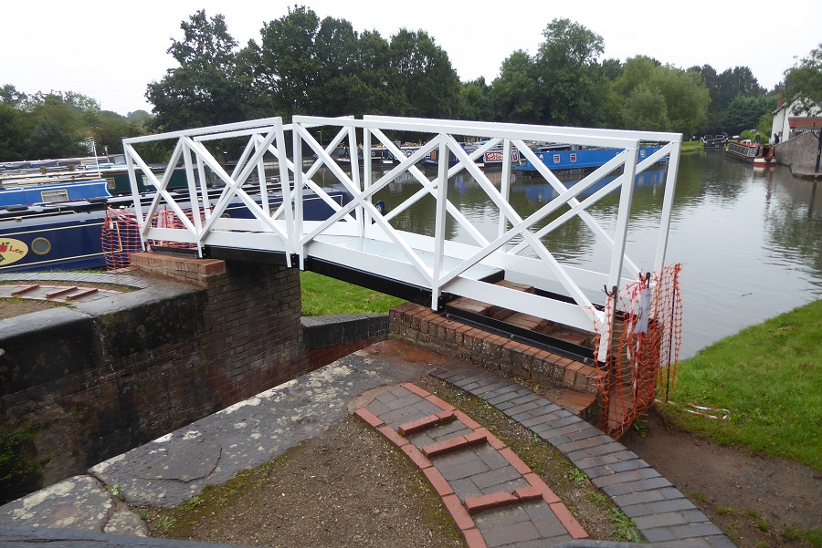 Halfie: Temporary bridge which few people use