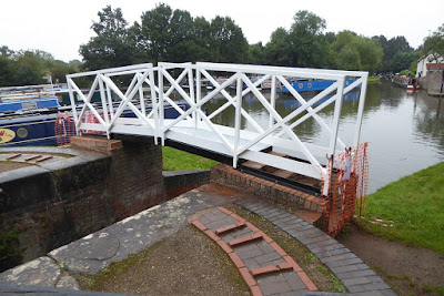 Halfie: Temporary bridge which few people use