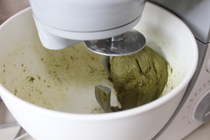 Receita: Massa caseira integral de espinafre com molho de ricota, alho ... Receita: Massa caseira integral de espinafre com molho de ricota, alho ...