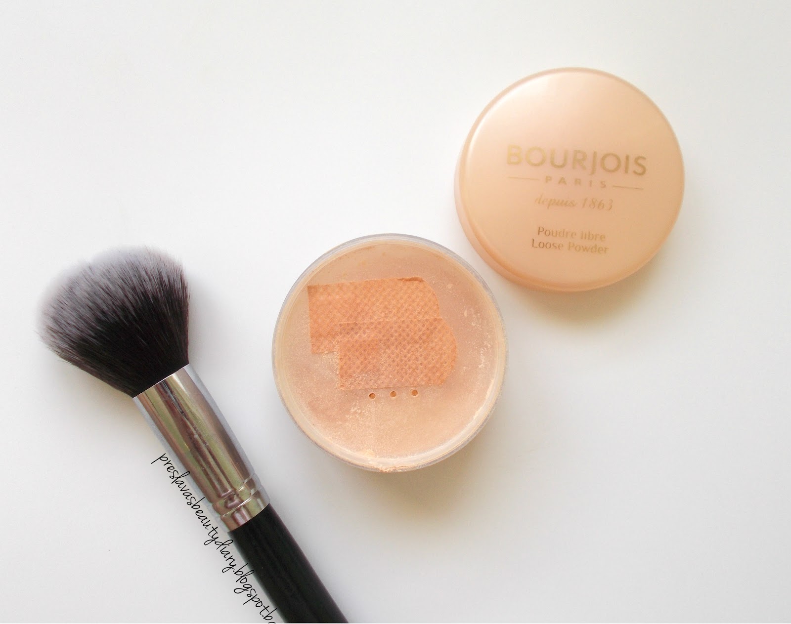 Preslava's Beauty Diary: Review:Bourjois Loose Powder #01 Peach (EN)