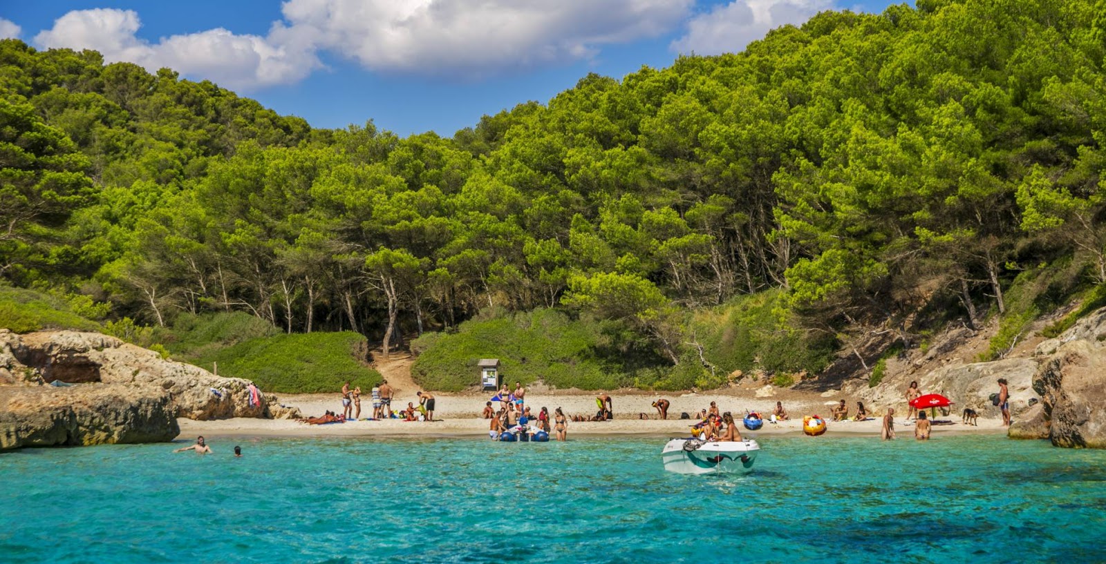 Viajar a Menorca es rodearse de agua cristalina - Turismo Global