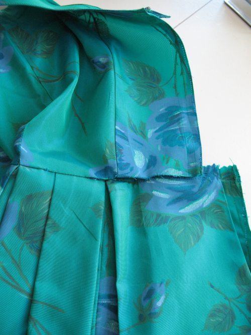 Couture Allure Vintage Fashion: How to Restore the Back Darts in a ...