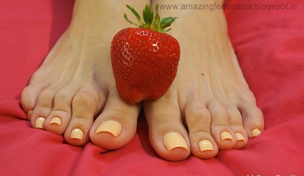 Beautiful Female Feet: Clean feet