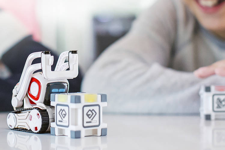 Futuristic Universal Toys With Sentient Robots ~ Tech Zone
