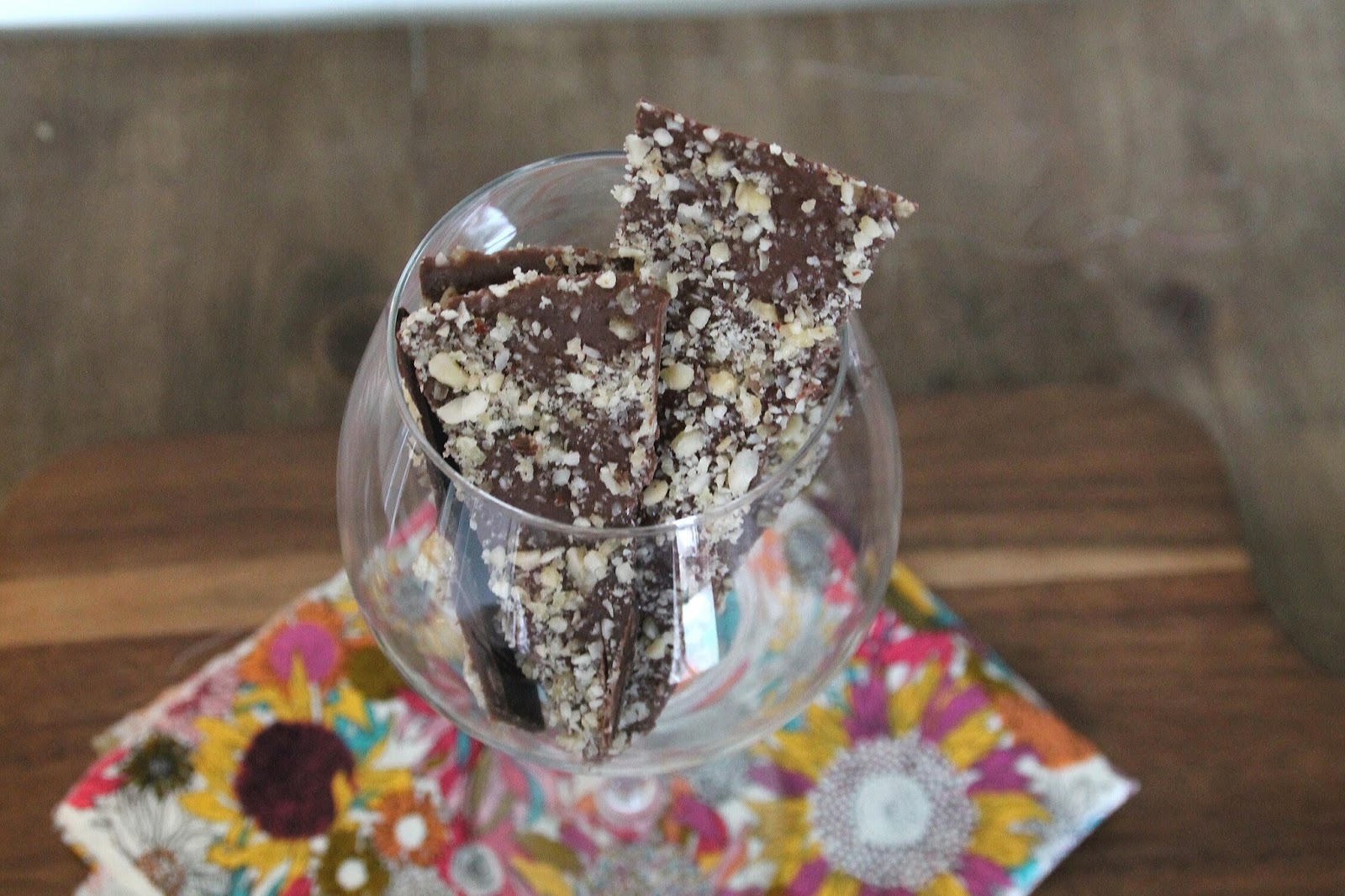 Chocolate with krokant | Tins&spoons