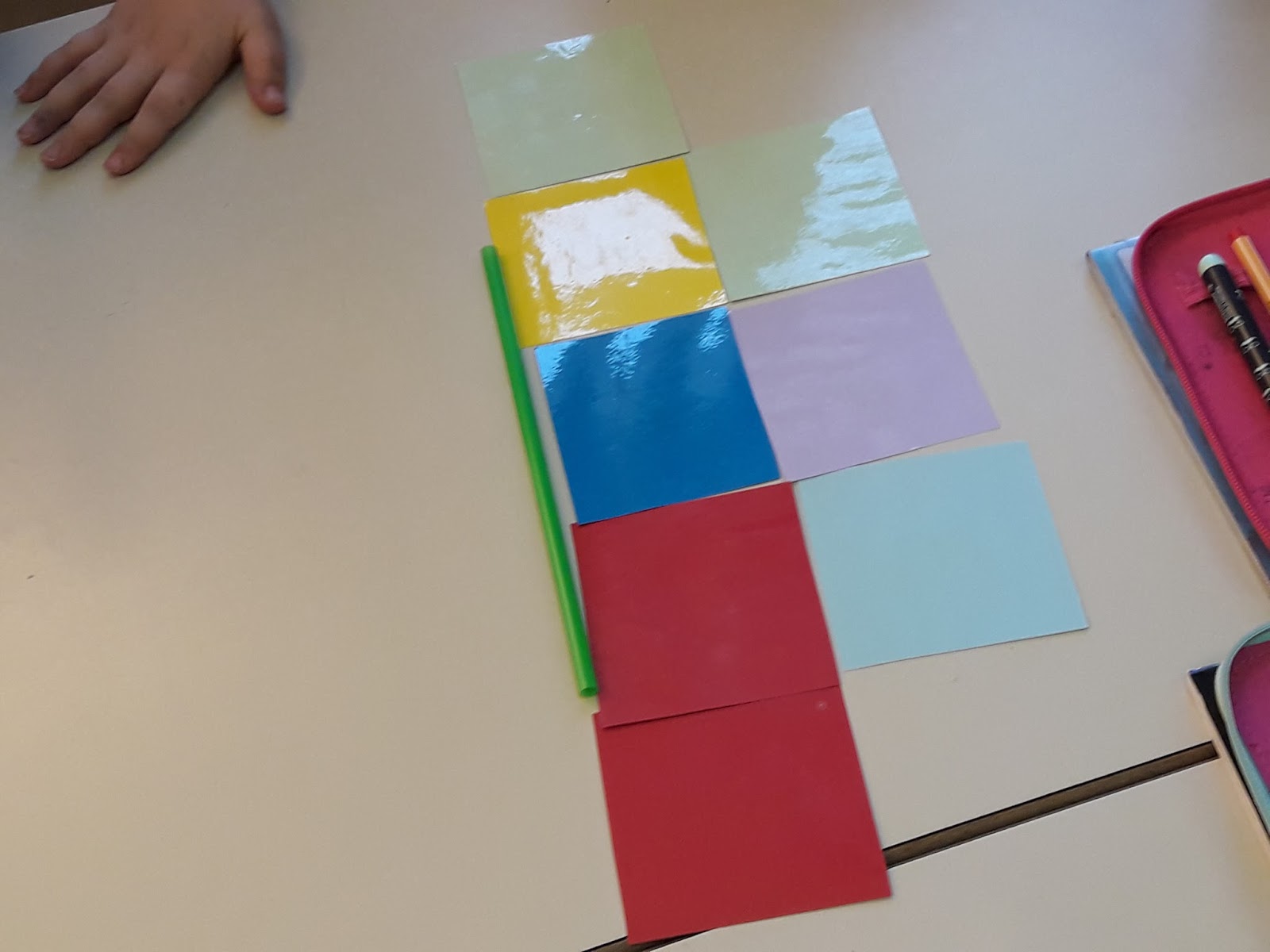 SKOZI IGRO SE UČIMO: SIMETRIJA