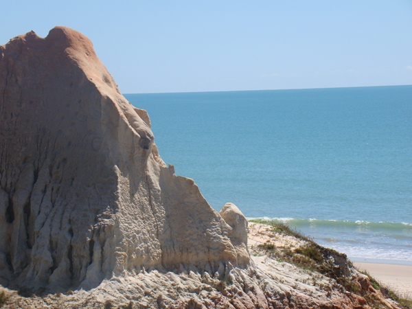 As falésias são ecossistemas bastante frágeis: as imponentes escarpas ...