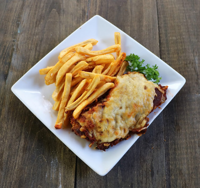Yates Yummies: Australian Pub Food: Chicken Parmigiana