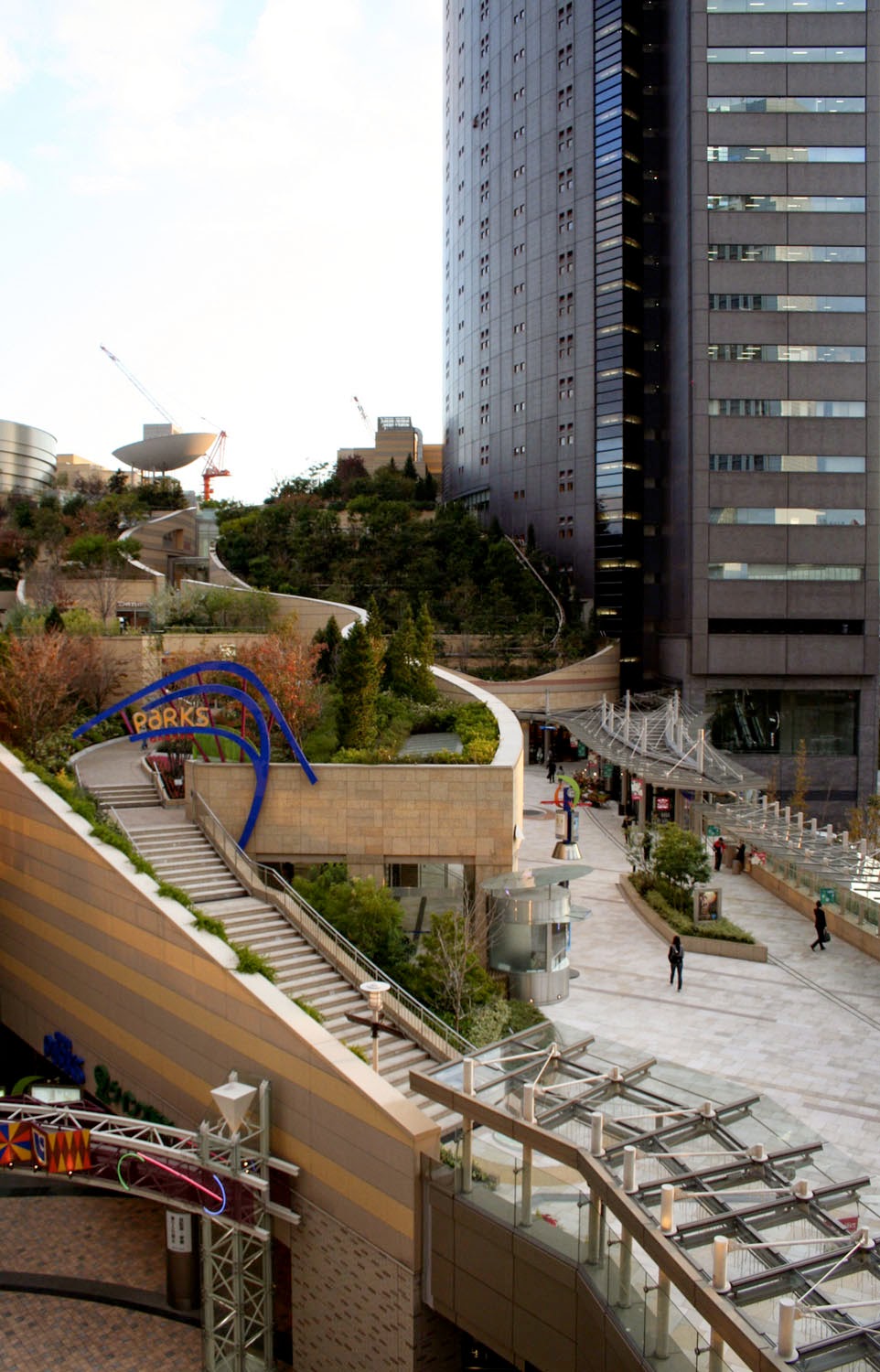 [pic] Inilah Atap Hijau Yang Rindang Di Namba Park, Osaka Jepang