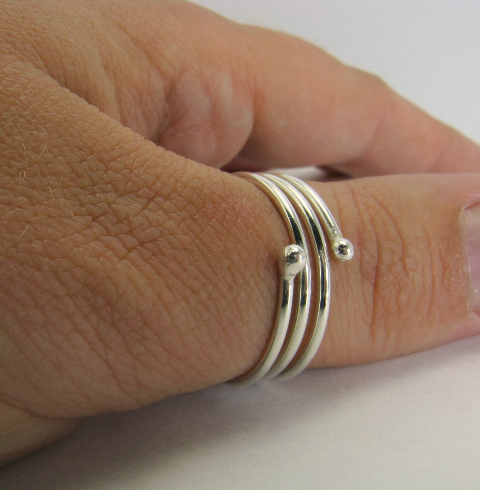 Girly Fashion Accessories: Thumb Rings