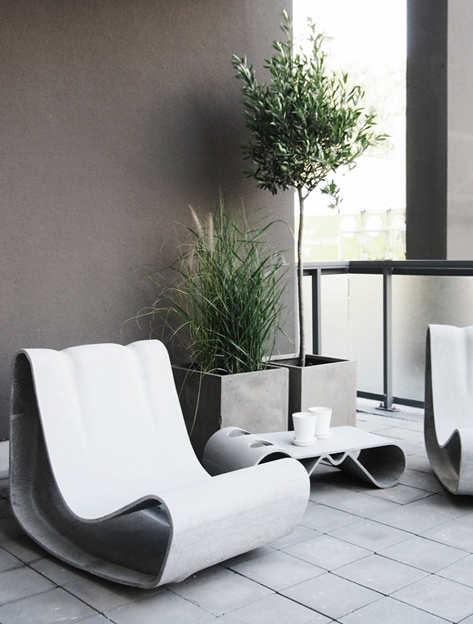 avant garde design: willy guhl. concrete loop chair.