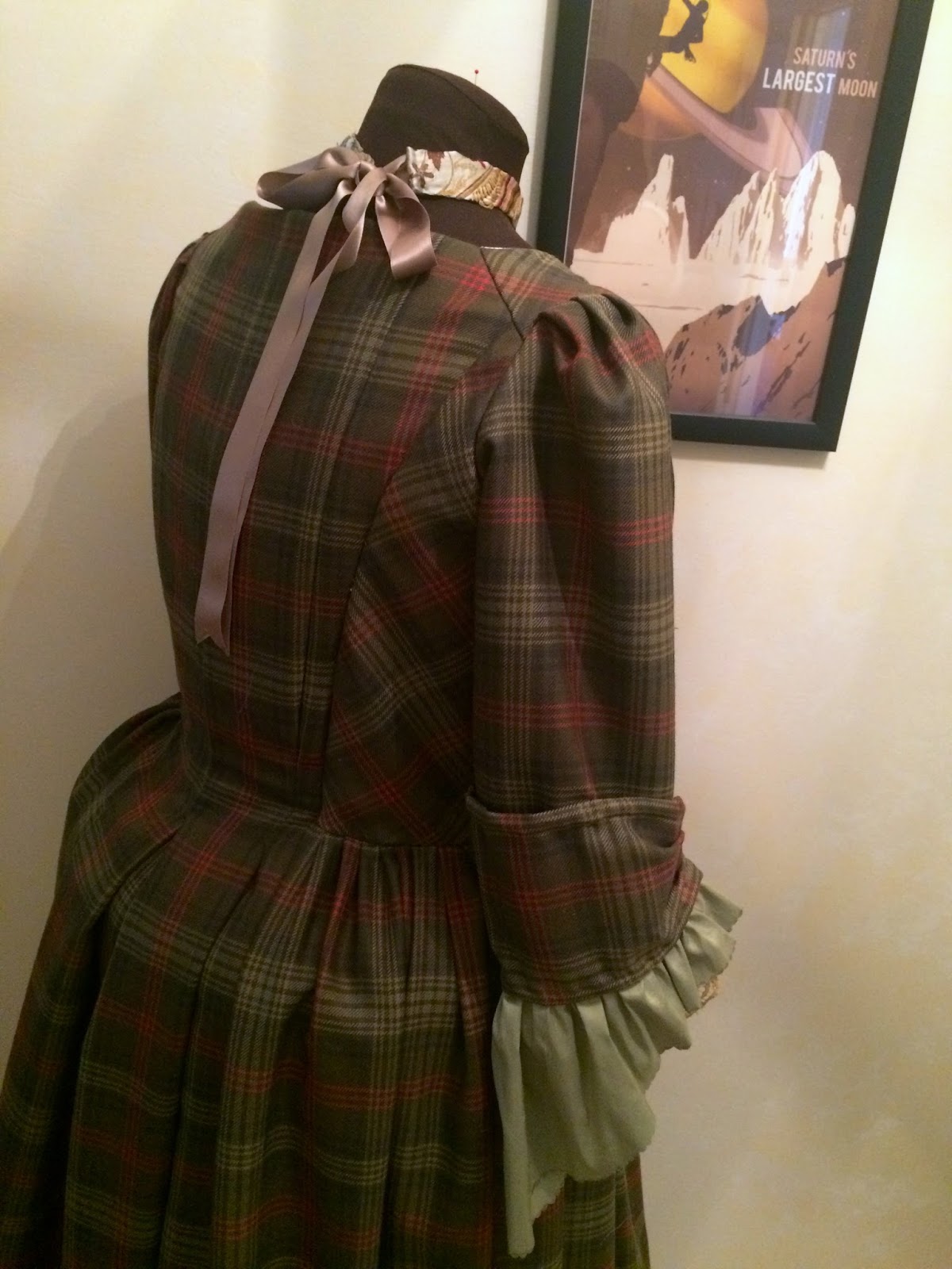 Maggie's Costume Wardrobe: Outlander "The Gathering" gown