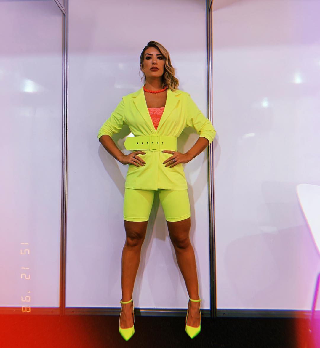 Neon que desejamos: Neonze-se - Looks e Tendências