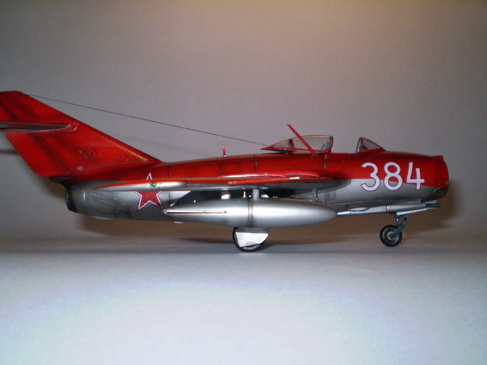 Hobbies en Campana: Mig 15 Bis (МиГ-15-бис) 1/48