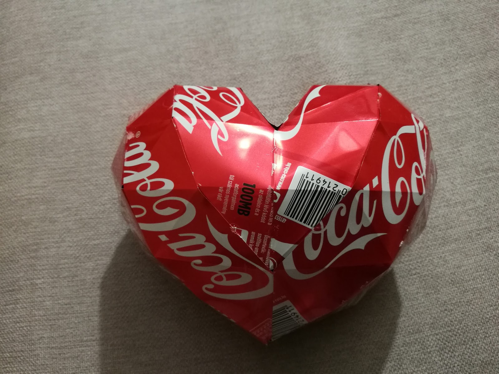 Coca-Cola heart (soda can) ~ Vereckei Tibor rajzai