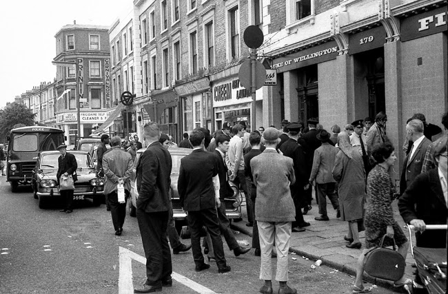 ON THE ROAD Archives: THE FAMOUS PUBS, HENEKEY’S AND FINCH’S, on ...