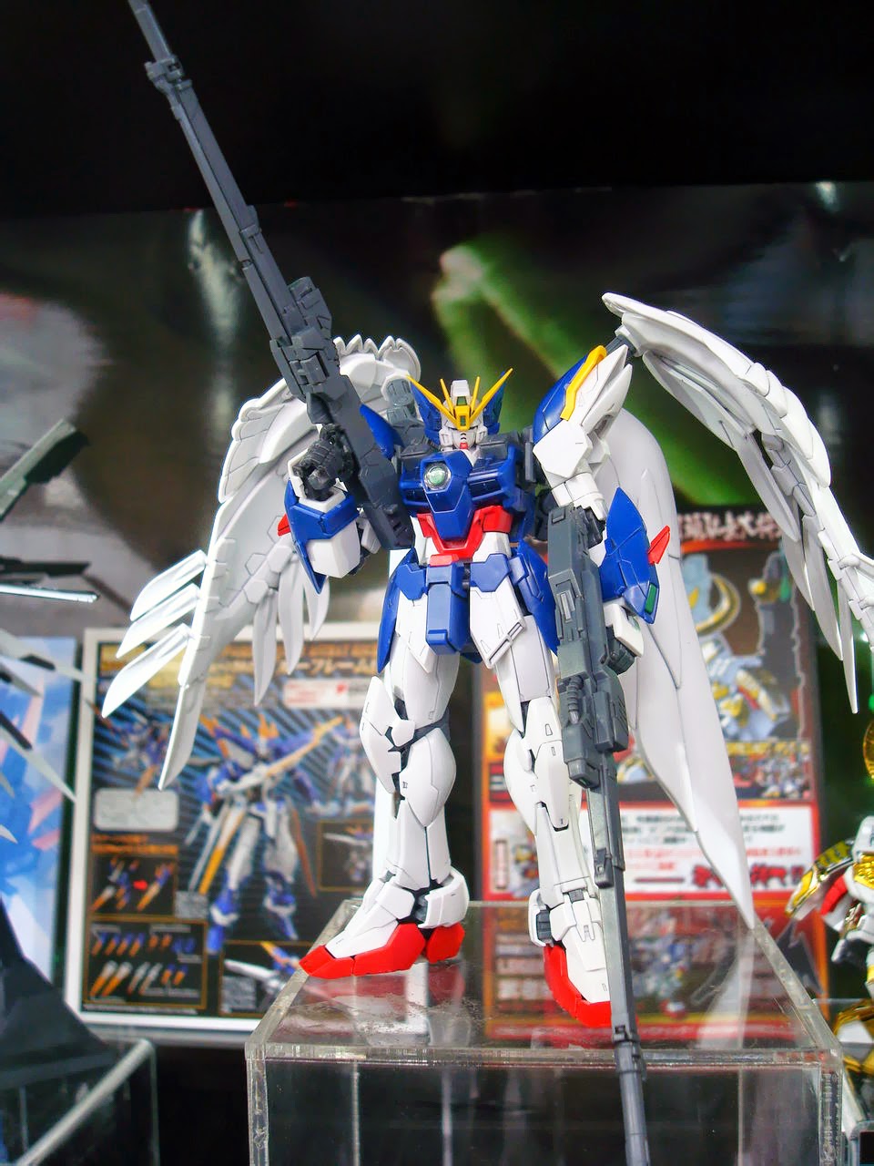 GUNDAM GUY: RG 1/144 Wing Gundam Zero Custom EW - On Display @ Asobit ...