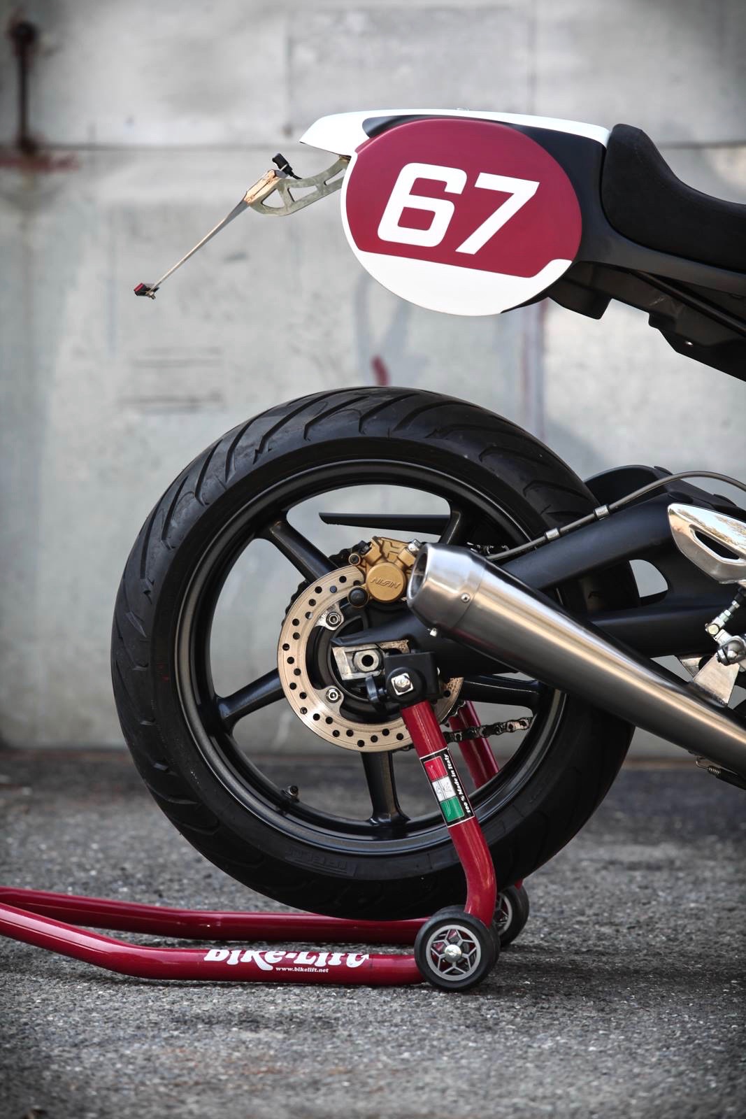 motor racing queen: Hanse's Street Triple