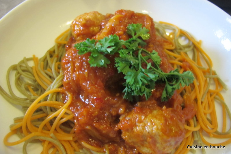 Boulettes de poulet à la sauce tomate