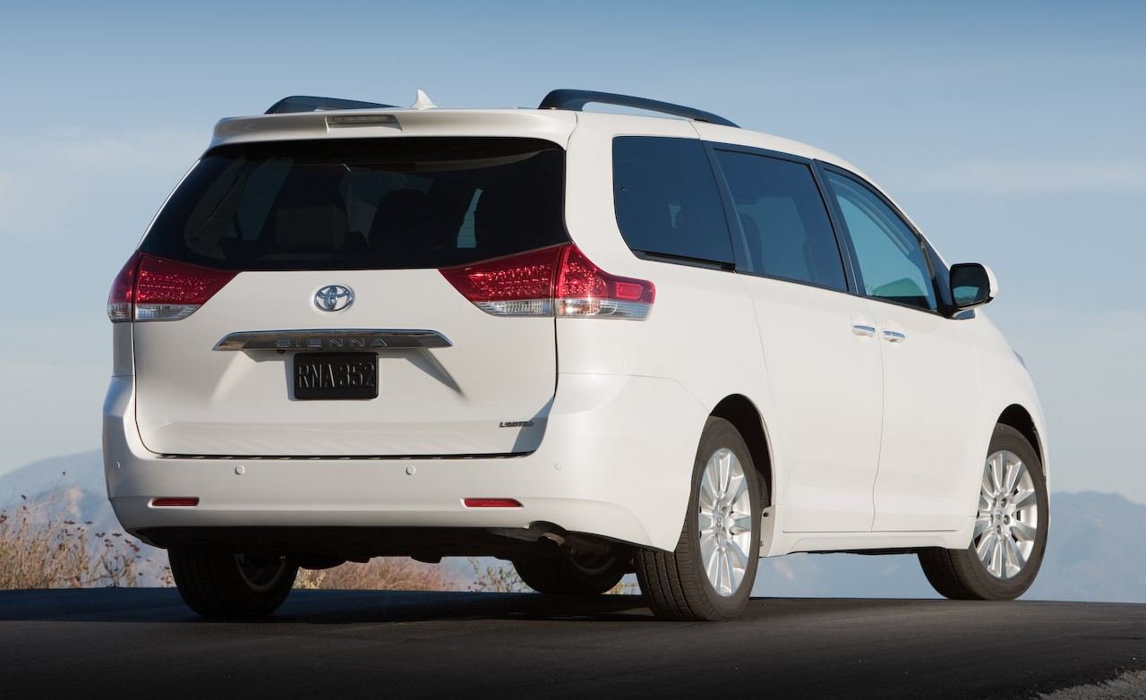 Car Wallpaper Toyota Sienna 2011 | Wallpapers Pictures Lovers