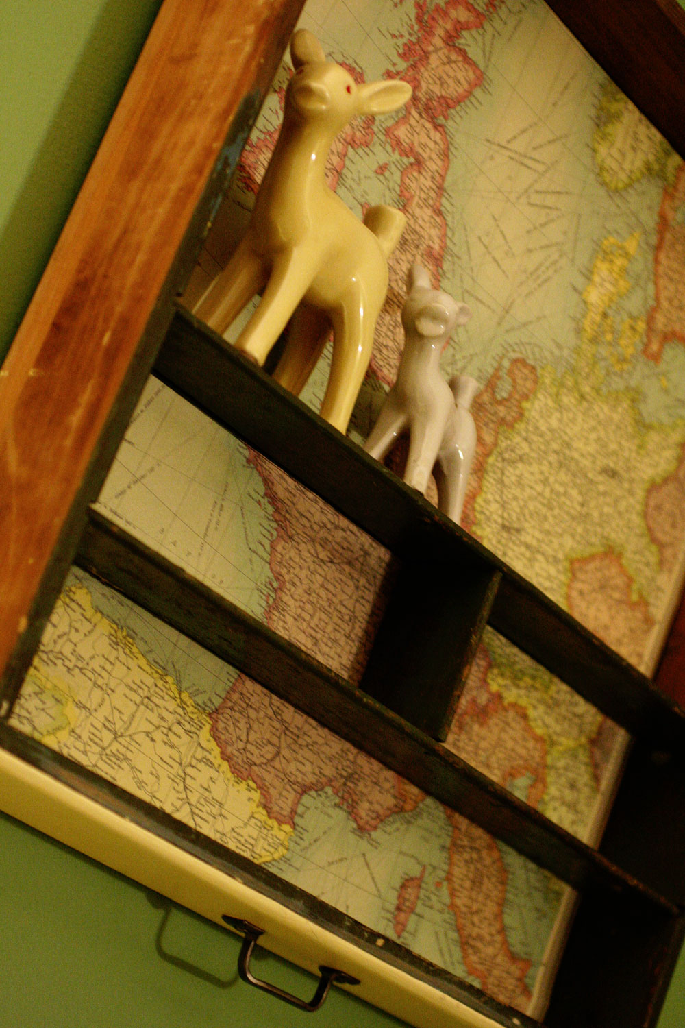 Upcycled Tutorial - Drawer Repurposed into a Map Shelf - Xmas Gift ...
