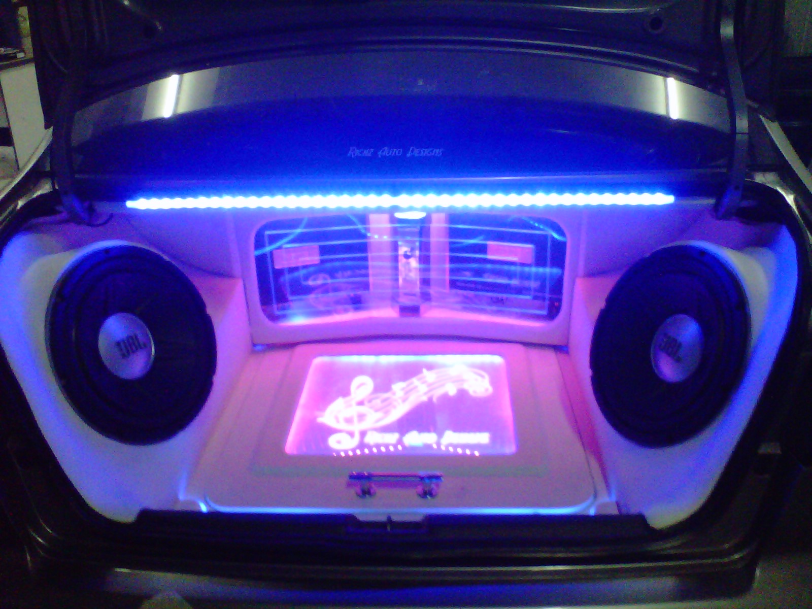 Richz Auto Designs: Car Audio