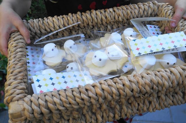 Crafty Cake Creative: Ghost Shortbread for reverse trick or treating