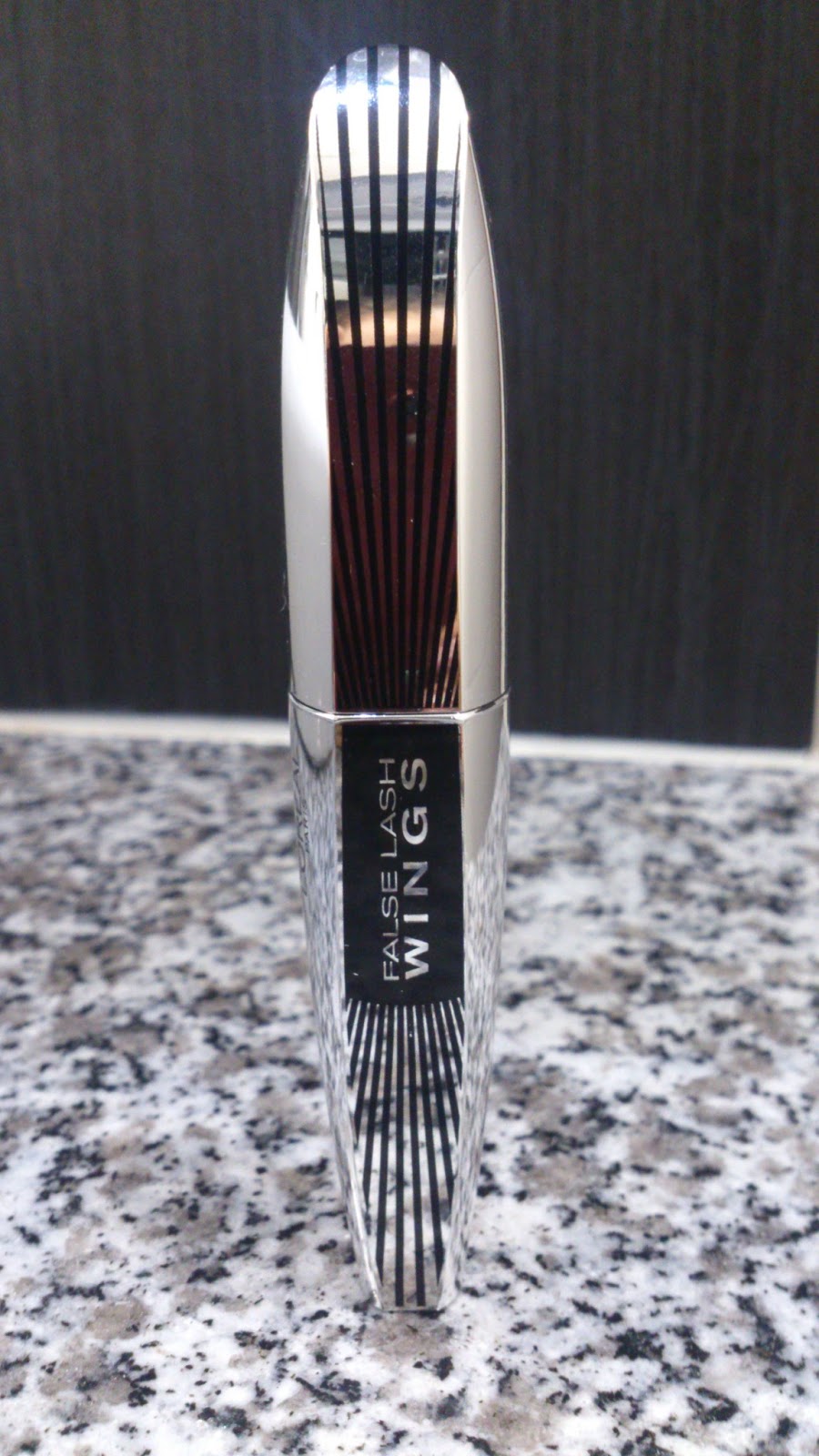 Carina´s tiny beauty world: ...L´oreal False Lash Wings mascara review...