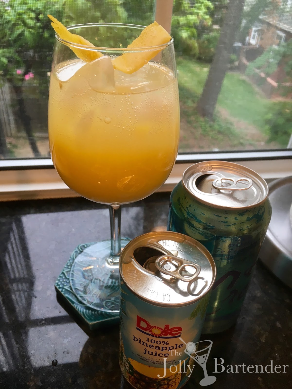 The Jolly Bartender: Fruit Juice Spritzer (Non-Alcoholic)