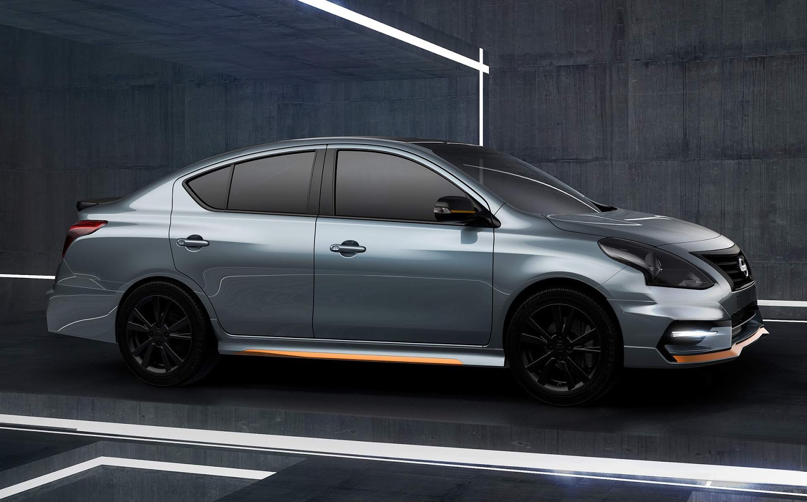 Nissan Versa S-TECH: show car enfeitado e colorido