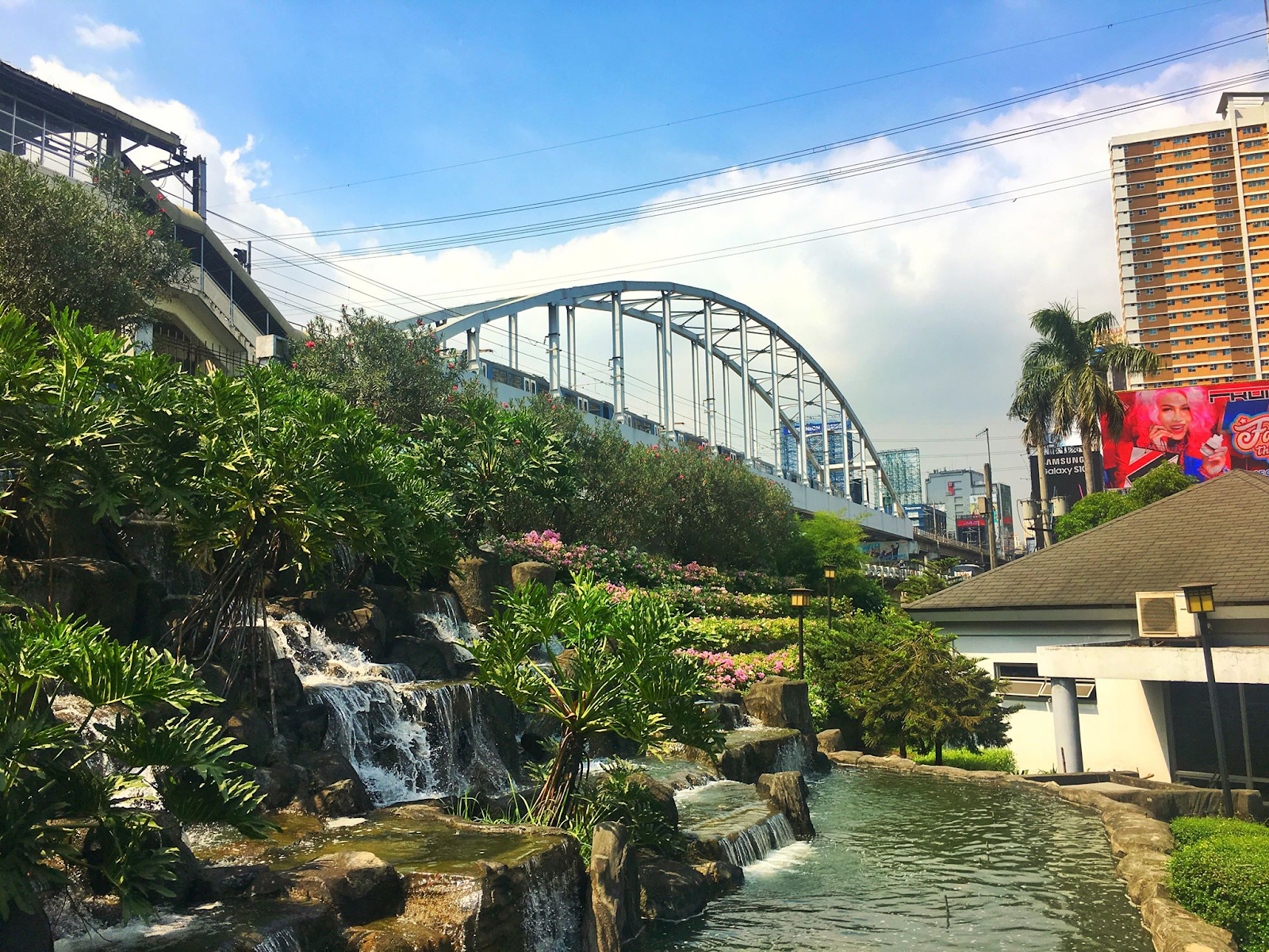 The Guadalupe Nuevo Cloverleaf Park in Makati