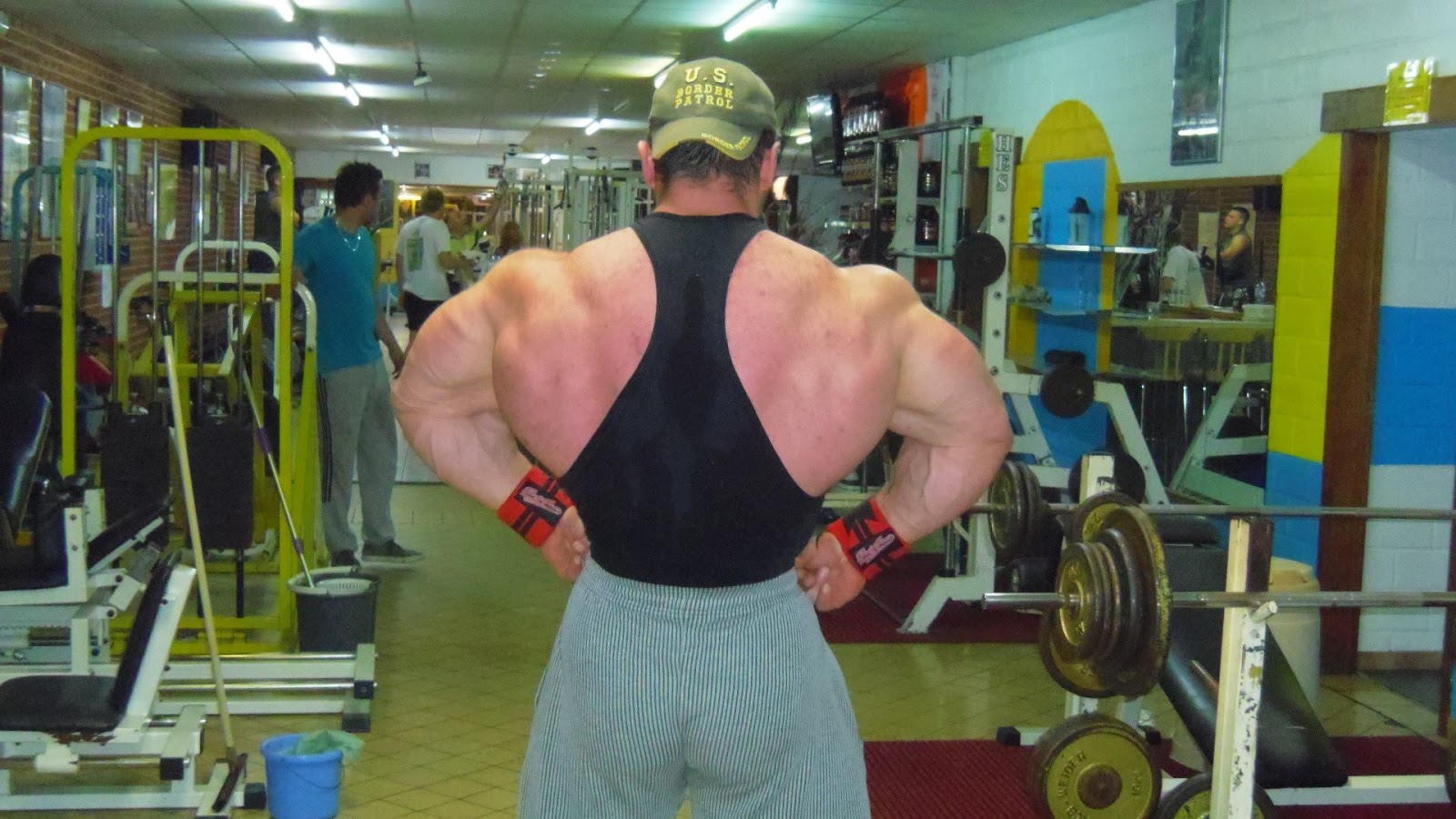 Muscle Lover: Belgian Master bodybuilder André Dufrasnes