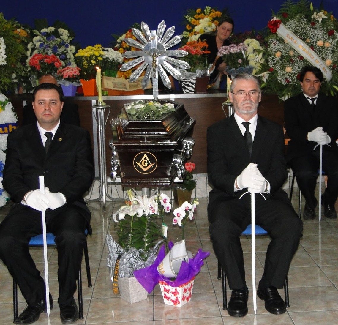 Weber Varrasquim: O VELÓRIO NO ÁTRIO