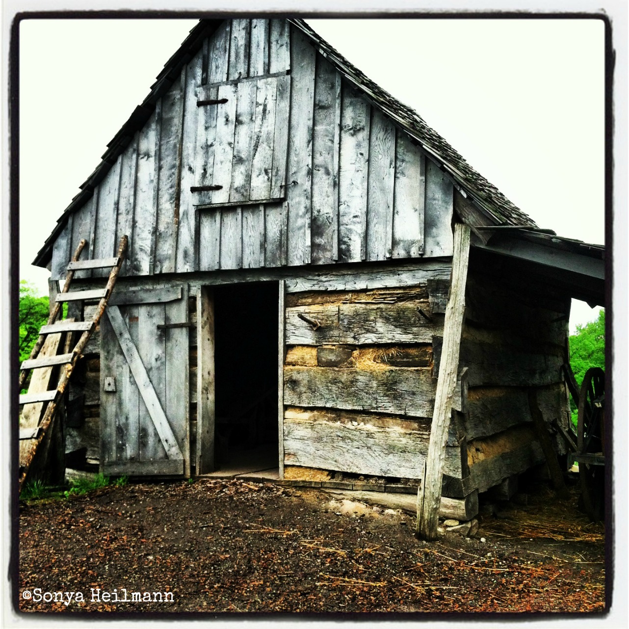 Under the Desert Sky: Barn Charm - 1850s Americana