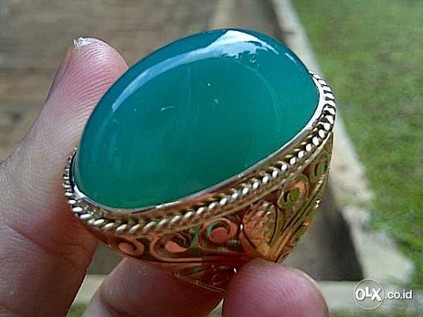 Mengenal Lebih Jelas Batu Bacan Yang Lagi Naik Daun - RAHASIA BATU MULIA