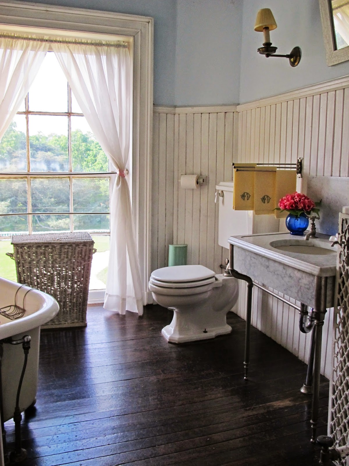 BIG OLD HOUSES: A Virginia Plantation