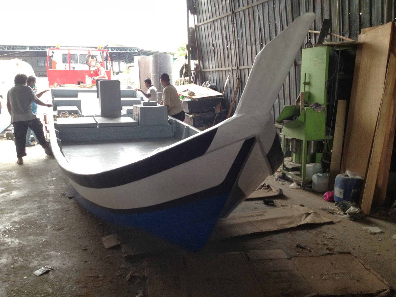 TS COMPOSITE RESOURCES: Fibreglass Fishing Boat (sampan nelayan) TS COMPOSITE RESOURCES: Fibreglass Fishing Boat (sampan nelayan)