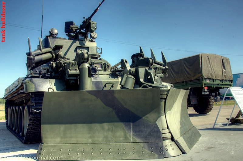 វិទ្យាសាស្រ្តយោធាកម្ពុជា: រថក្រោះធុន Tank Bulldozer- Armored bulldozer