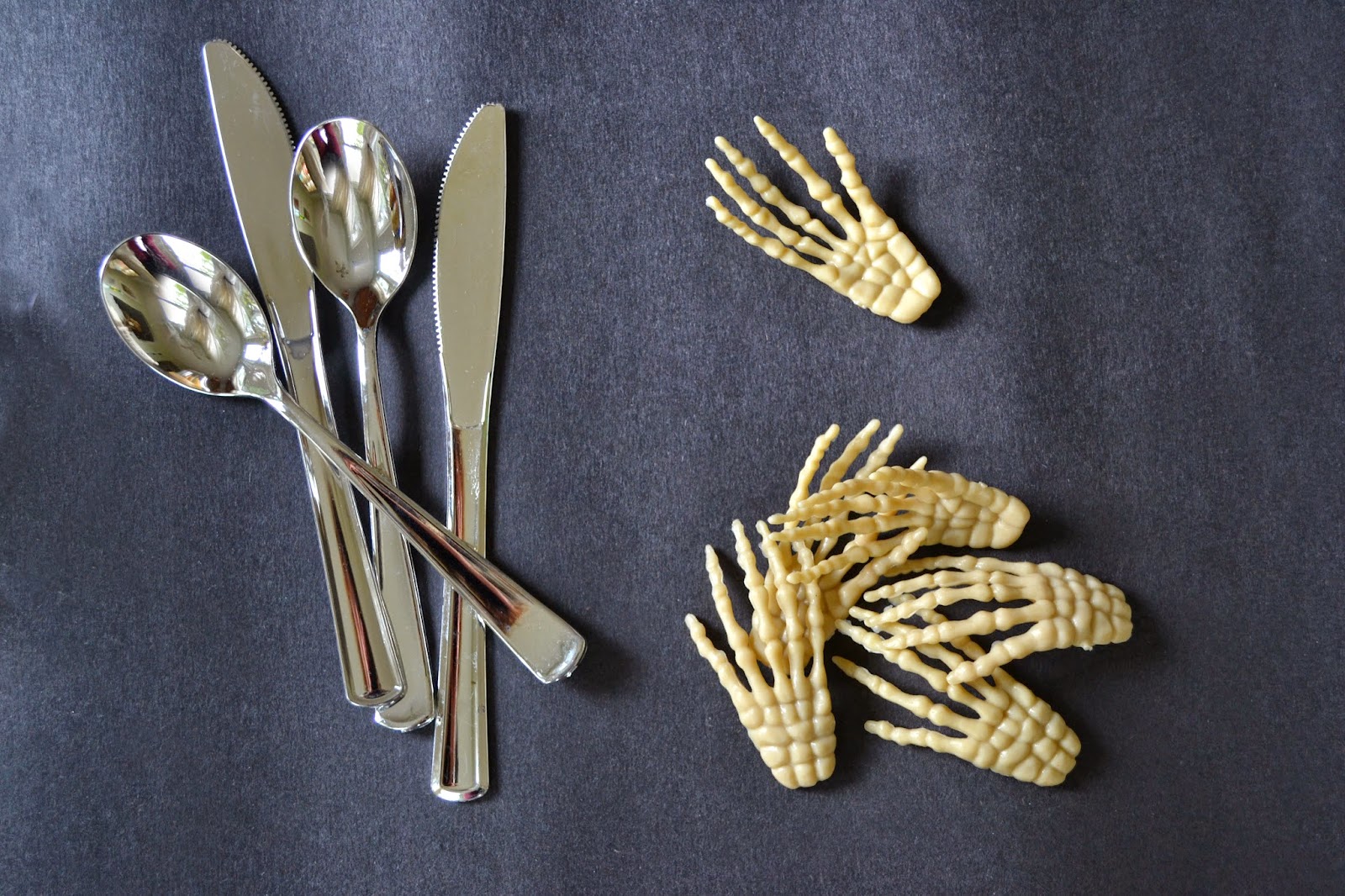 Attic Lace: Halloween DIY: Spooky Spoons!