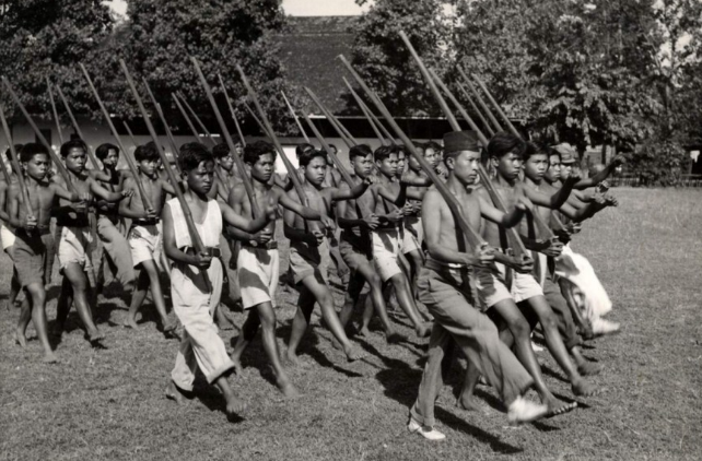 Kondisi Masyarakat Indonesia Pada Masa Penjajahan - Blog Yuri