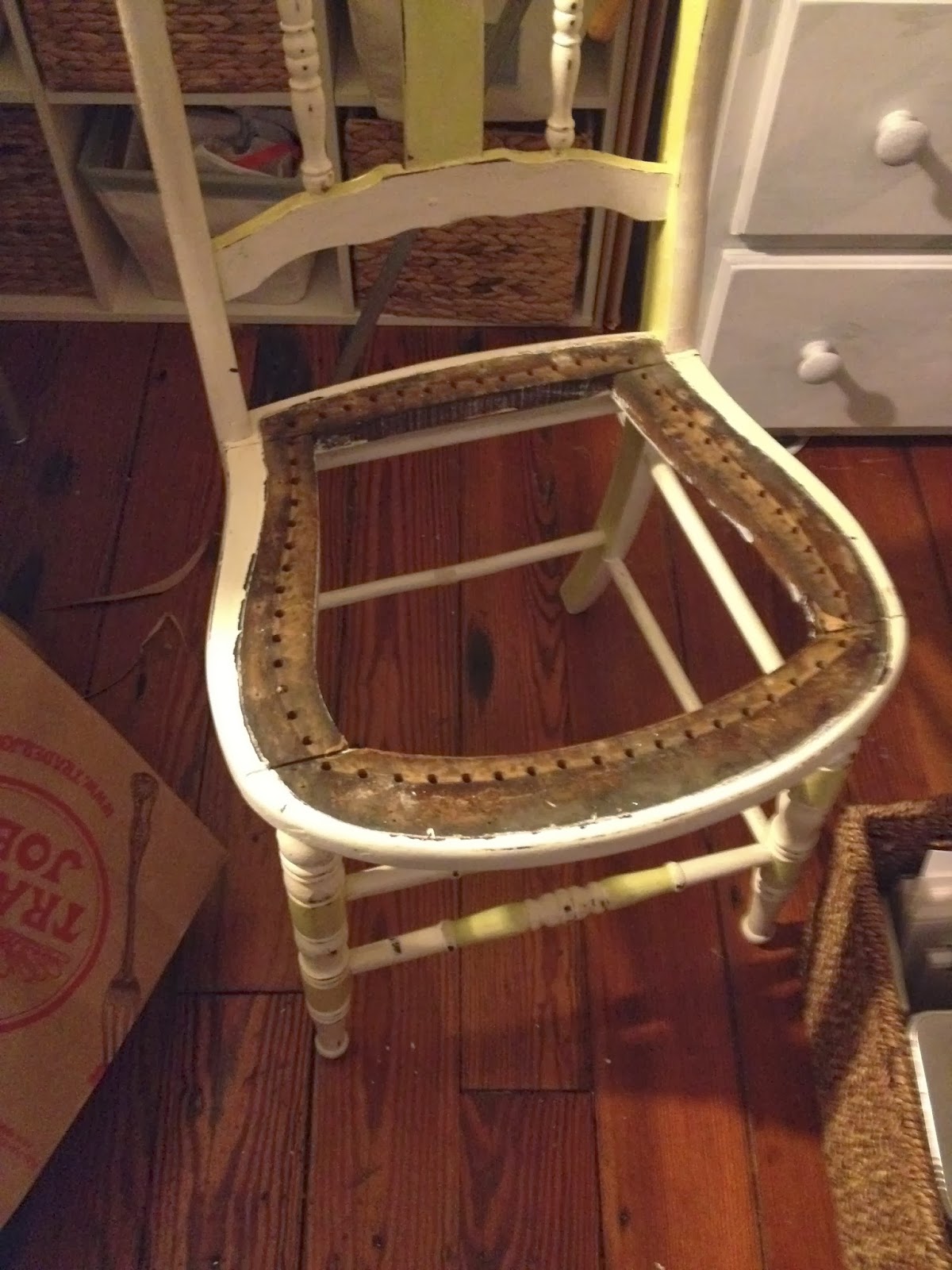 SheShe, The Home Magician: How to make random chairs into a set