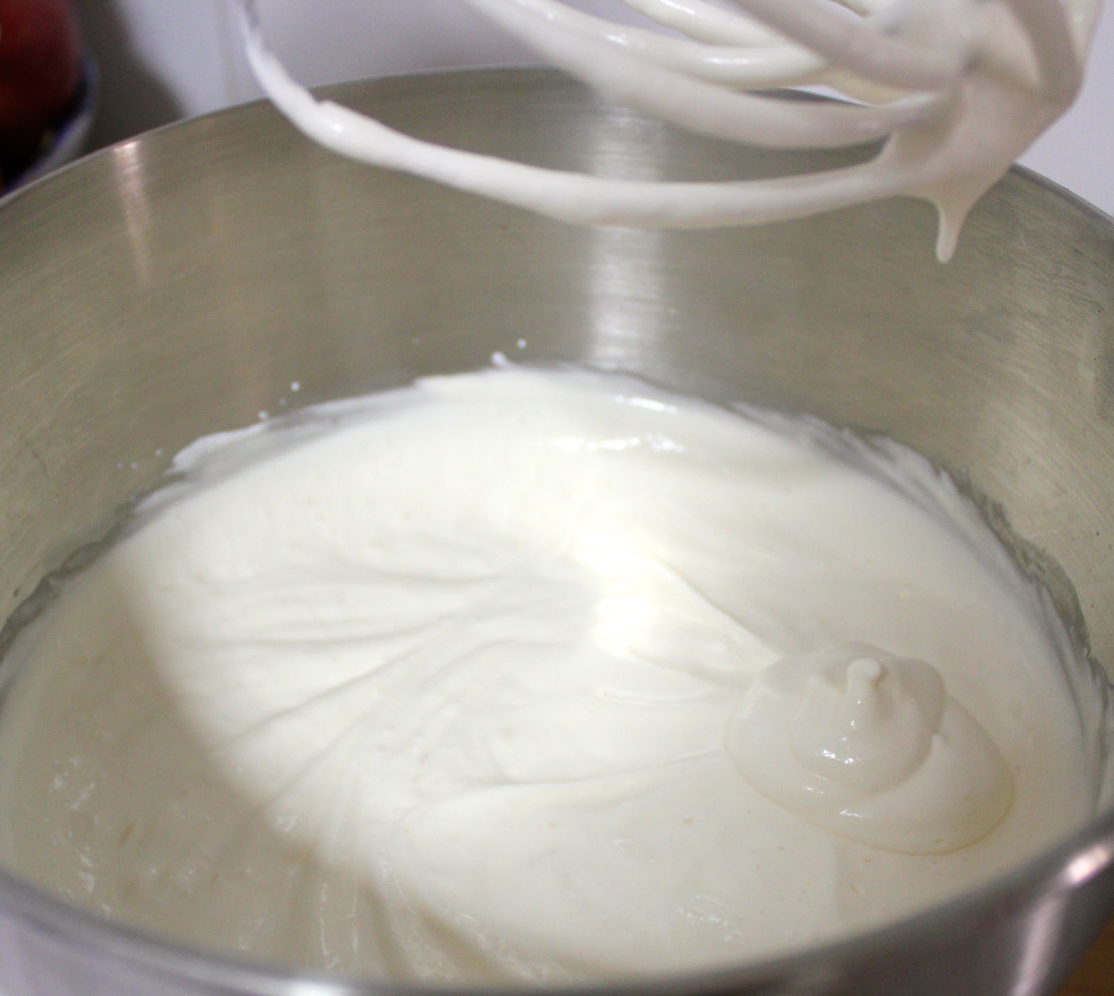 Cocinar es vivir y Bordar también: Bundt cake de nata / Cream bundt cake
