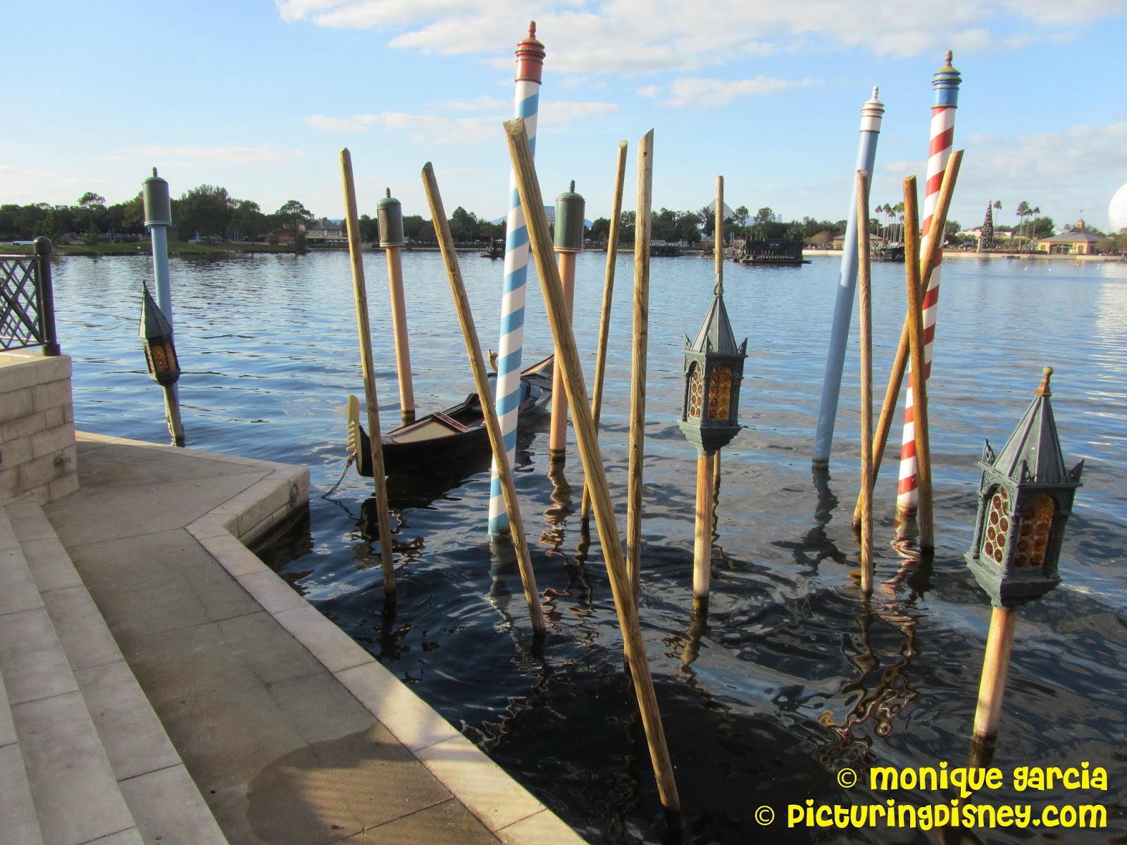 Picturing Disney: Epcot World Tour: Italy Pavilion!