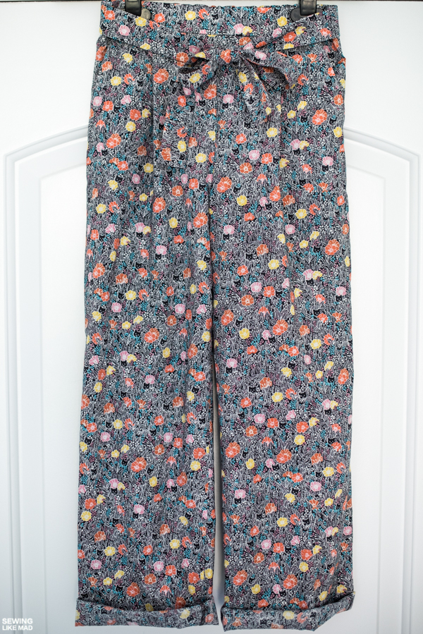 Sewing Like Mad: KANA'S STANDARD for kids - Ruffle Top and Pants.