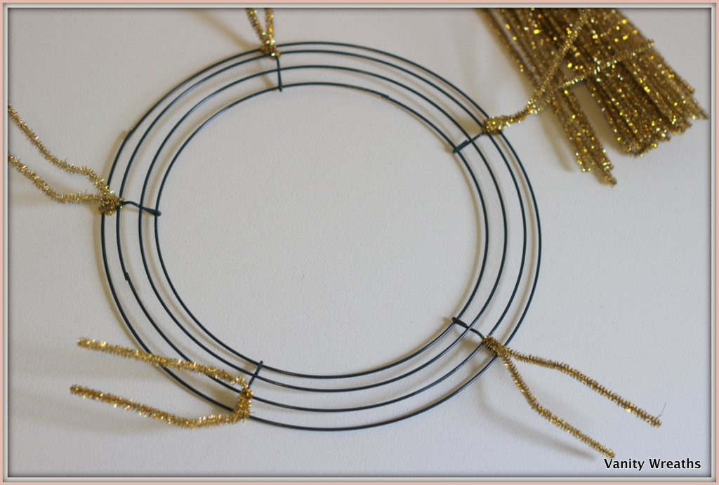 Vanity Wreaths: Make a Wreath Form for a Deco Mesh Wreath