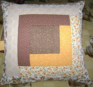 Patch da Lalá: Almofada com patchcolagem