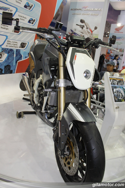 Foto motor honda modifikasi cb150r minimalis full fairing ceper velg ...